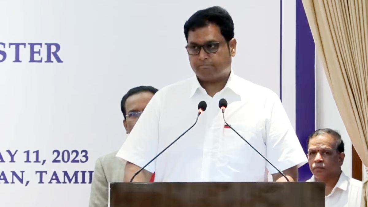 trb raja : மகன் பதவியேற்பதை முதல் வரிசையில் குடும்பத்துடன் அமர்ந்து ...