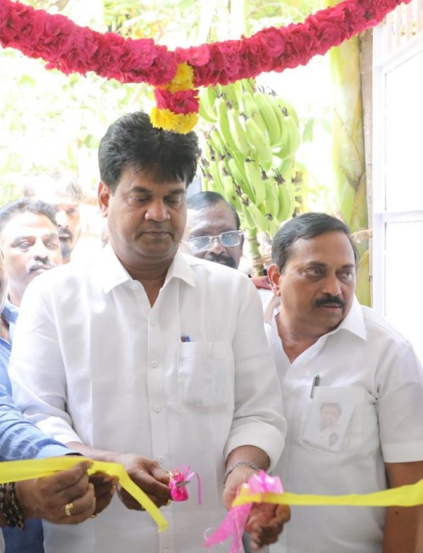 மீண்டும் வடசென்னை தொகுதிக்கு குறி! தொண்டர்களோடு கேசுவலாக டீ -வடை! கலாநிதி வீராசாமி போடும் ...