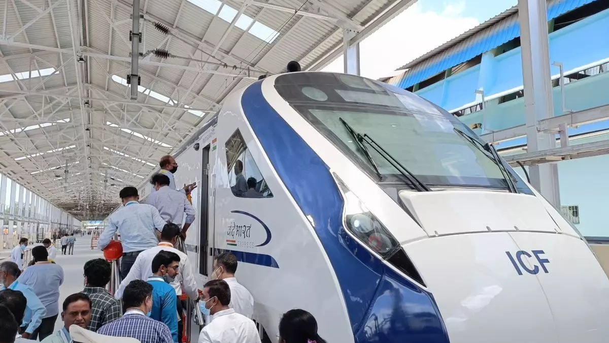 வந்தே பாரத் ரயில் தயாரிப்பில் செம்ம.. சென்னை ஐசிஎப் சனிக்கிழமை அனறு ...