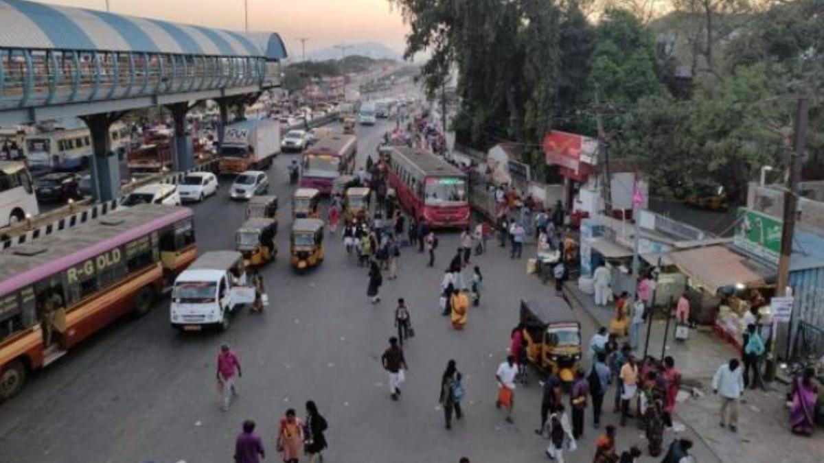 இது பெருங்களத்தூரின் பெருந்துயரம்.. இதுக்குமேல தாங்க முடியாது குருநாதா ...