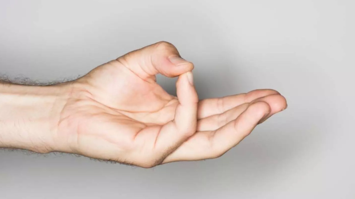 Neer Mudra: நீர் முத்திரை.." இதை பண்ணி பாருங்க.. மூட்டுவலிகள் மாயமாகும் ...