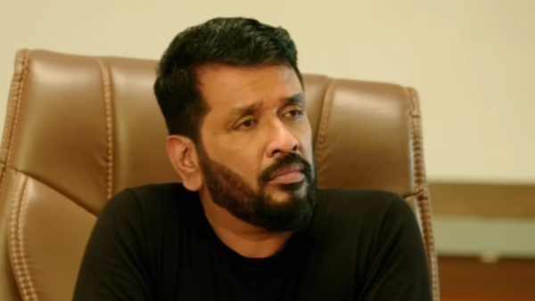 எதிர்நீச்சல் சீரியலில் “தோழர்” என்று சொல்லிக்கிட்டு இப்படி பேசலாமா..? இதை தவிர்த்து இருக்கலாமே ...