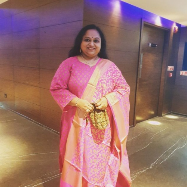 நடிகை "சரிதா” ஞாபகம் இருக்கா..? நடிகர் சிவகார்த்திகேயனா இப்படி செய்தார் ...