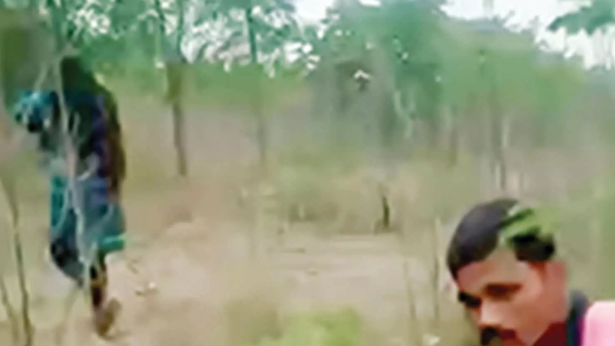 விளாத்திகுளம் காட்டில் பெண்ணுடன் "லீலை".. அதுவும் போலீஸ்காரர் ...