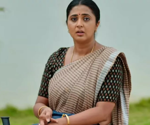 தெருவில் வைத்து ஞானத்தை பார்த்து கரிகாலன் கேட்ட கேள்வி.. ஈஸ்வரி சொன்ன ...