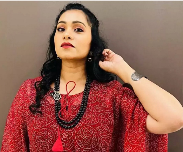 யானை மிதித்து சாக கிடந்தேன், அப்ப கூட மார்பை பிடித்து சந்தோஷப்பட்டாங்க ...