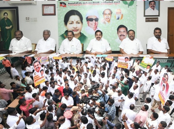 ரெடியா இருங்க.. அதிமுக ஆலோசனை கூட்டத்தில் நிர்வாகிகளுக்கு எடப்பாடி ...