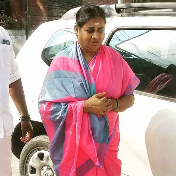 பிரபல வில்லன் நடிகரின் மகள்.. சிறு வயதில் கணவர் இறப்பு.. பிறகு பட்ட ...