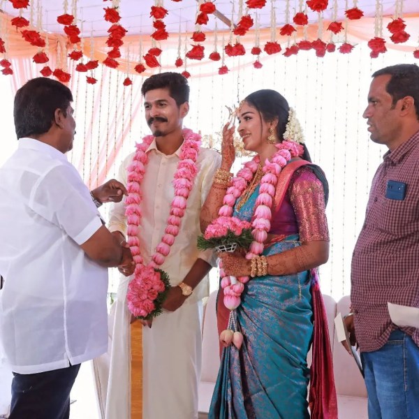 கார்த்திகை தீபம் நடிகைக்கு திருமணம்.. கணவர் இந்த பிரபலம் தானா ...