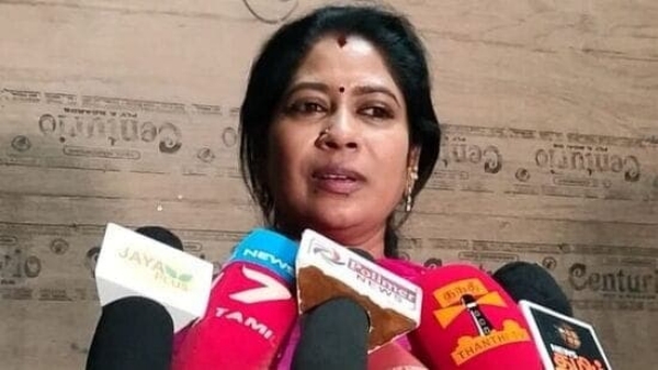 எனது கணவர் திருவண்ணாமலை என்பதால் எவ வேலு அங்கிளை தெரியும்.. “ரெய்டு ஓவர்”.. மீனா ஜெயக்குமார் ...