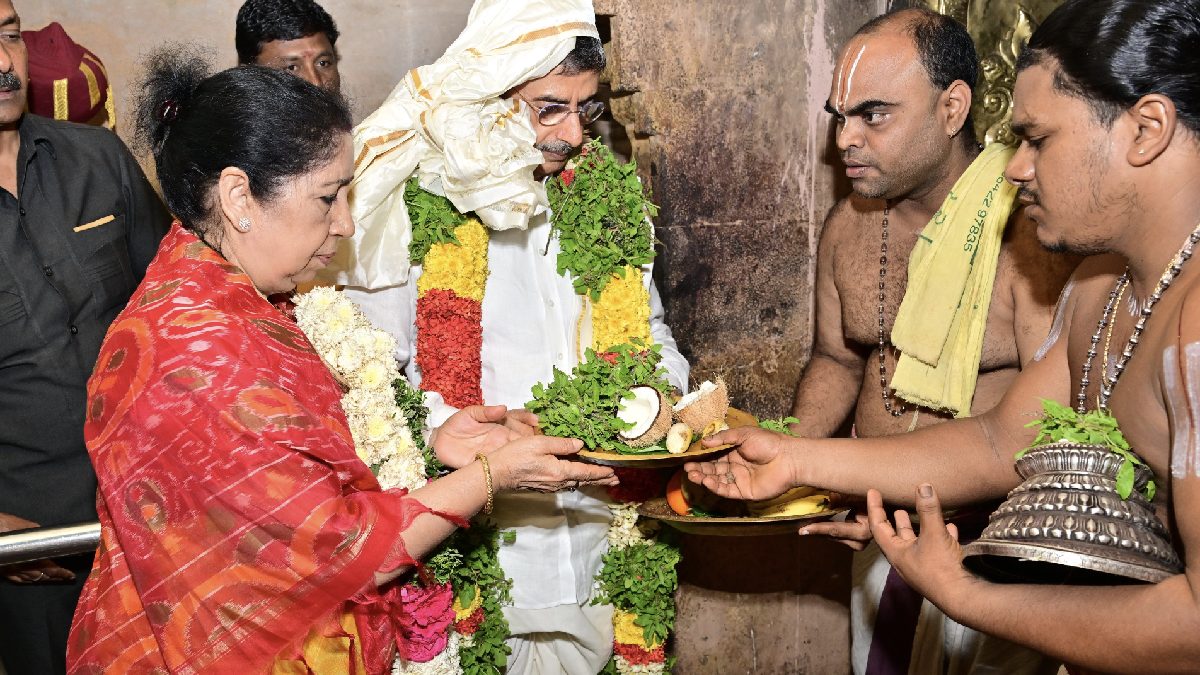 ராமரின் புராண கதைகள்.. ராமேஸ்வரம் முதல் ஸ்ரீரங்கம் வரை ஆலய தூய்மைப்பணி ...