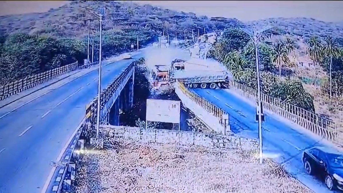 அந்த ஒரு நொடி.. சிலிர்க்குதே.. தொப்பூர் கணவாயை உலுக்கிய அந்த விபத்து ...