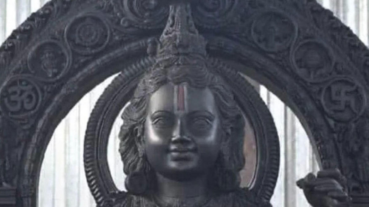 அயோத்தி ராமர் கோவில் கருவறைக்குள்.. வைக்கப்பட்ட ராமர் சிலை ...