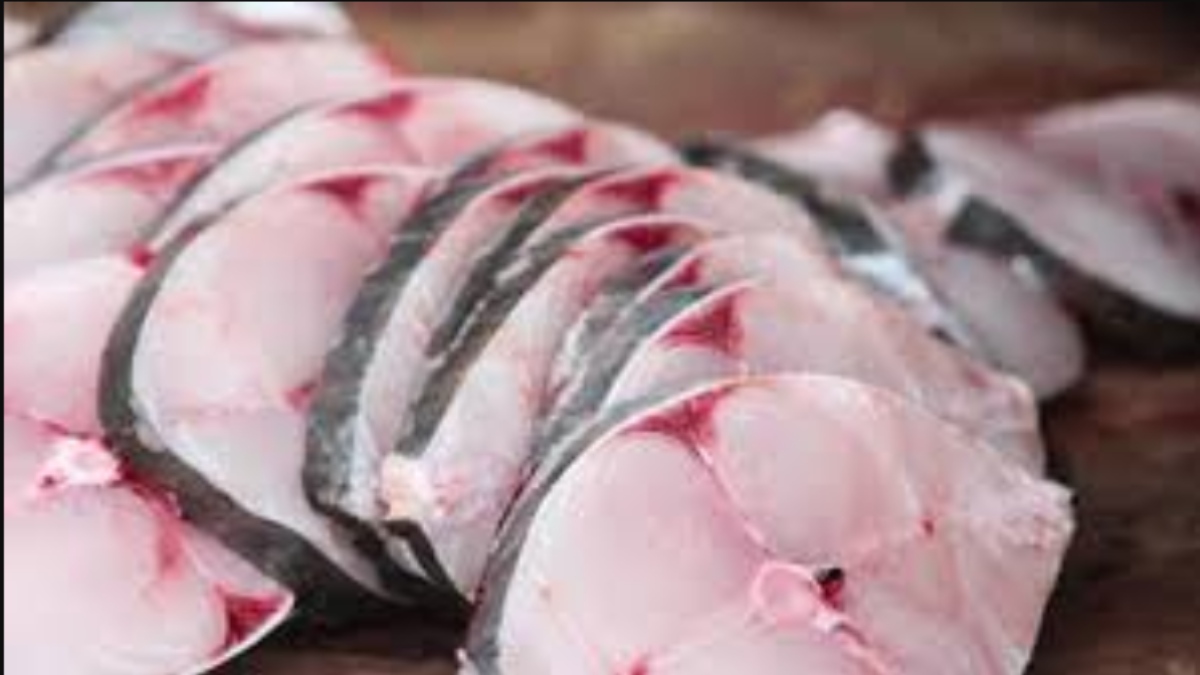 காஸ்ட்லி மீன்.. நரம்பு கோளாறு, எலும்புகள் பலம்பெற வஞ்சிரம் மீன்.. நிறைய ...